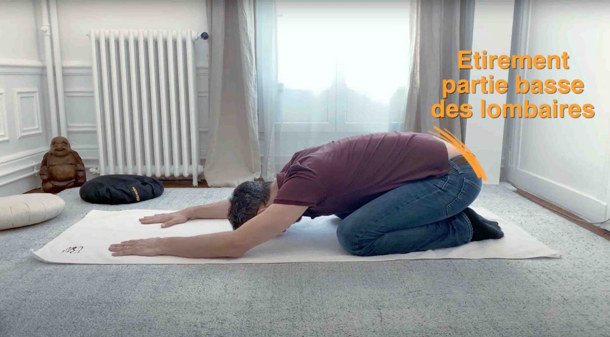 Etirement du bas du dos - un exercice de kiné à faire chez soi - Dos et ...