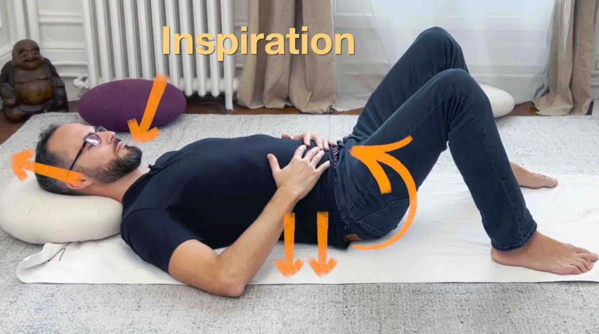 Comment soulager le Haut et le milieu du dos ? 3 exercices à faire chez soi